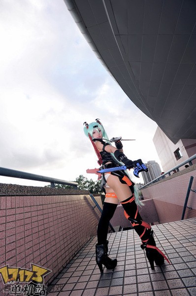 良莠不齐《女王之刃》多角色cosplay__17173.com中国游戏门户站