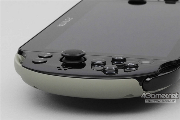 PSV-2000型详细开箱内容 与老机型对比图 _17173单机站_中国游戏第一门户站