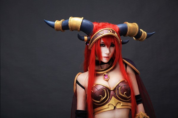 国服玩家作品：性感而唯美的**女王COSPLAY_17173魔兽世界专区