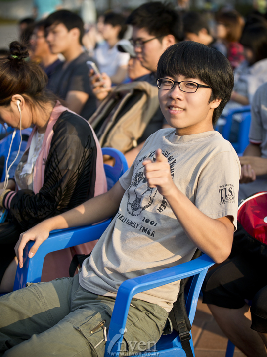 SKT T1举办见面会 faker与粉丝一起玩游戏_17173英雄联盟专区_中国游戏第一门户站